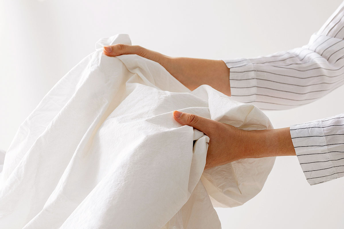 Finally! Here’s How to Fold a Fitted Sheet - Better Report
