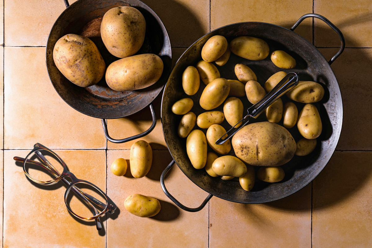 Why Are People Cleaning Their Glasses With Potatoes? - Better Report