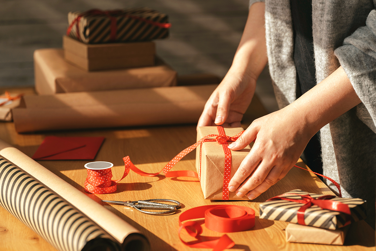 How to Set Up Your Own Holiday Gift Wrapping Station - Better Report